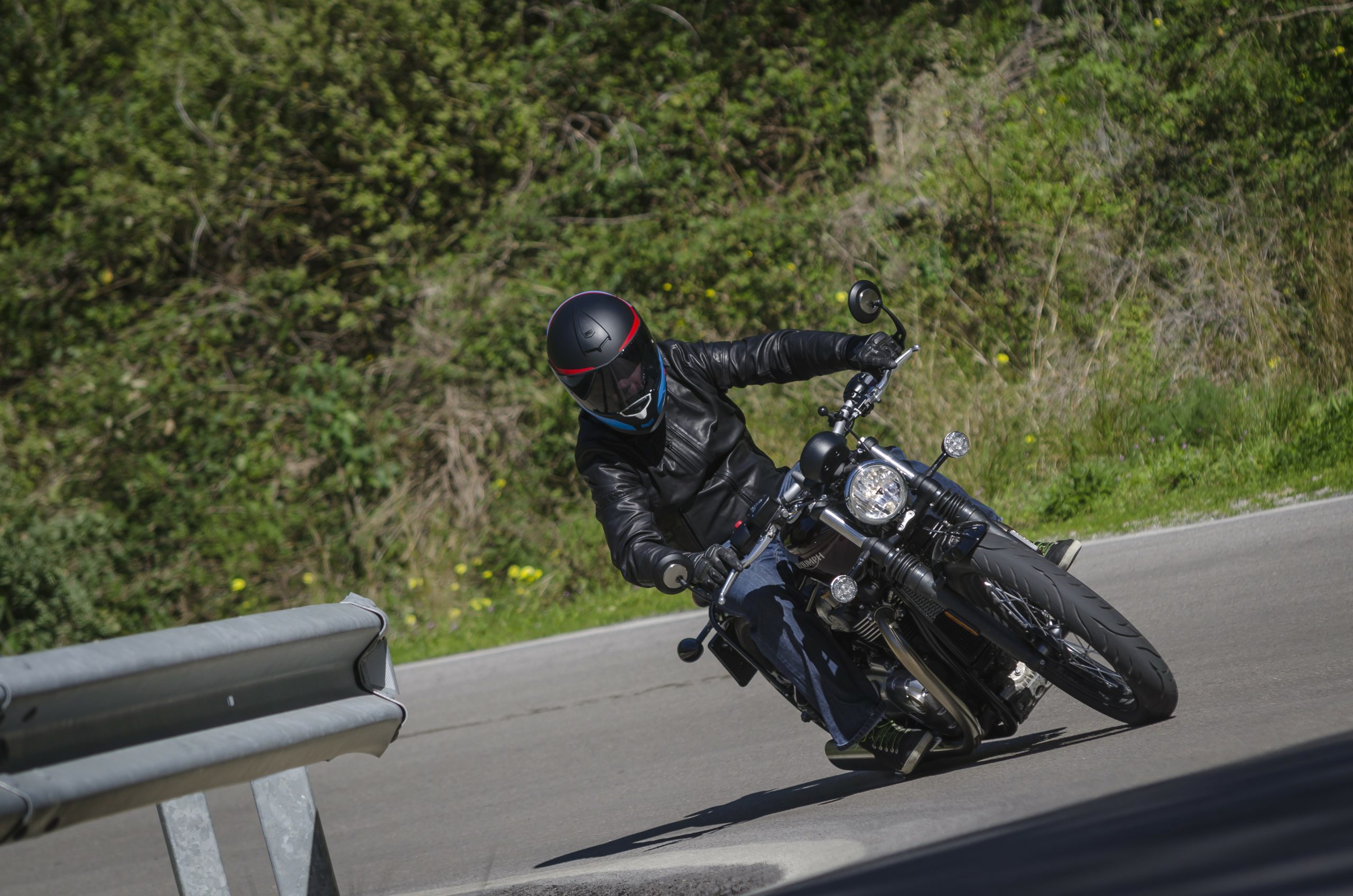 Triumph Boneville Bobber 2017 – Pierwsze wrażenia z jazdy | Świat Motocykli