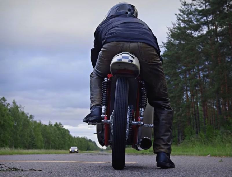 Historia romantyczna. Junak 350 – rekord prędkości. | Świat Motocykli