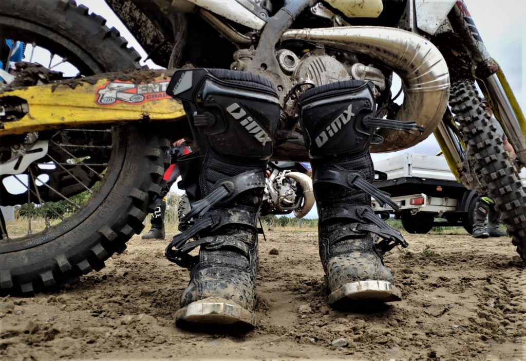 Premiera motocrossowych butów IMX Racing | Świat Motocykli