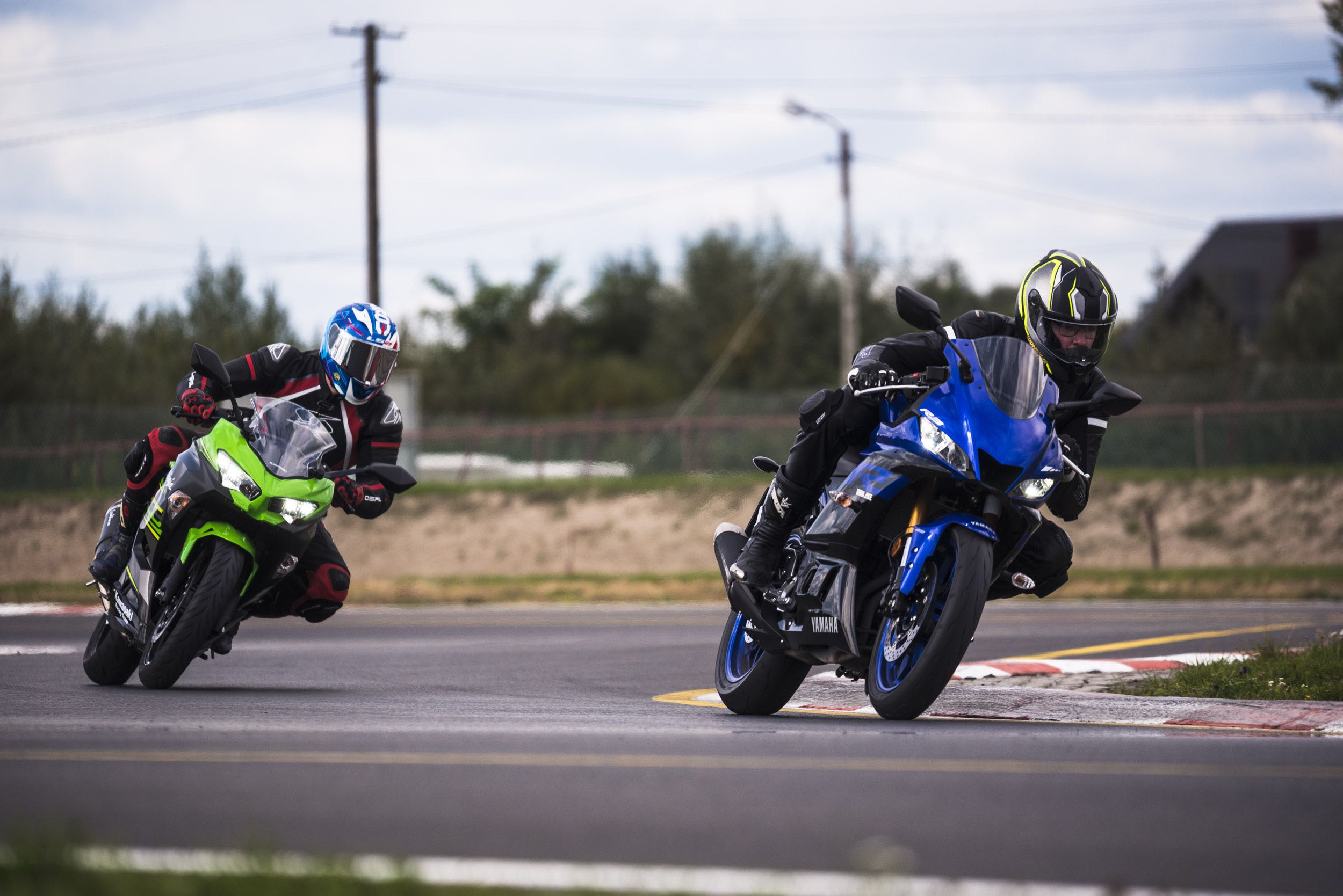 To już nie są tandetne wozidła! Kawasaki Ninja 400 vs Yamaha R3 | Świat ...