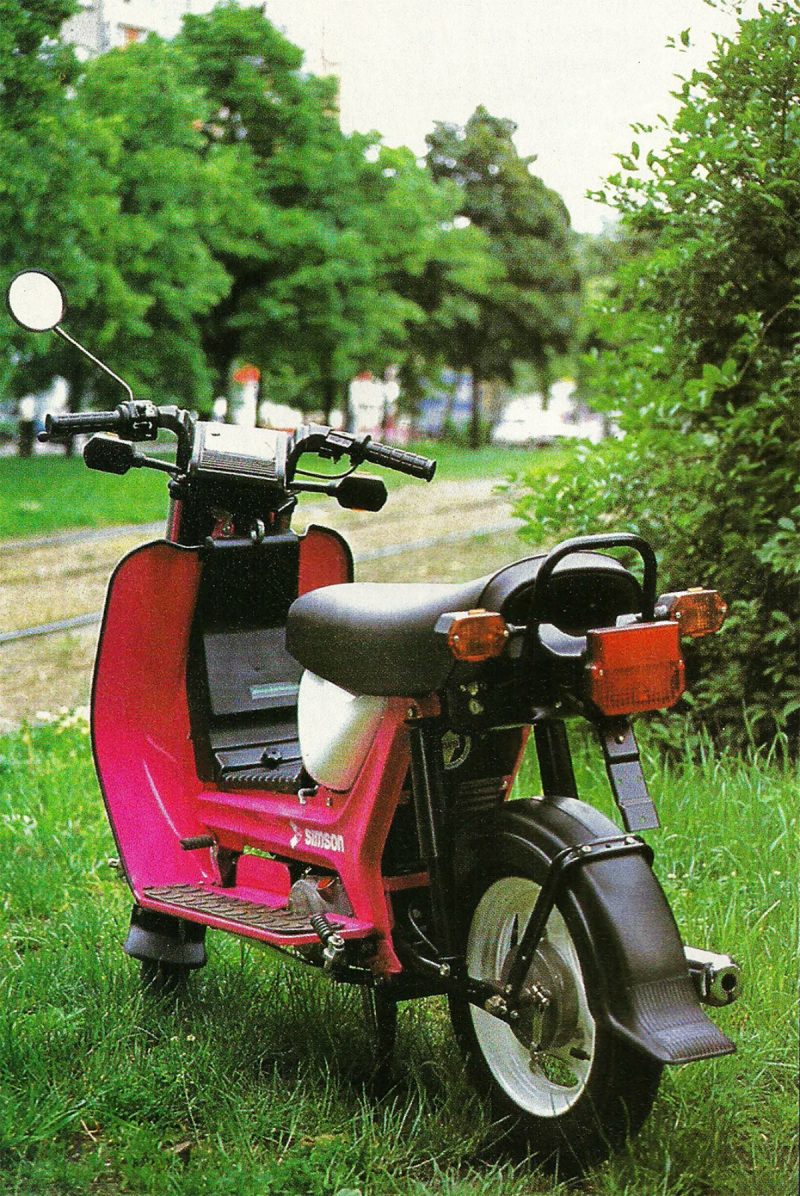 Z archiwum „Świata Motocykli”: Simson SR 50. Numer 8/1994 | Świat Motocykli