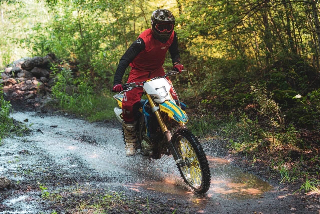 Barton MZK 250. Strzał w dziesiątkę! | Świat Motocykli