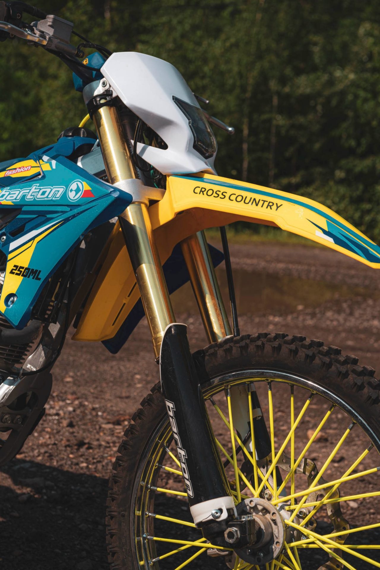 Barton MZK 250. Strzał w dziesiątkę! | Świat Motocykli