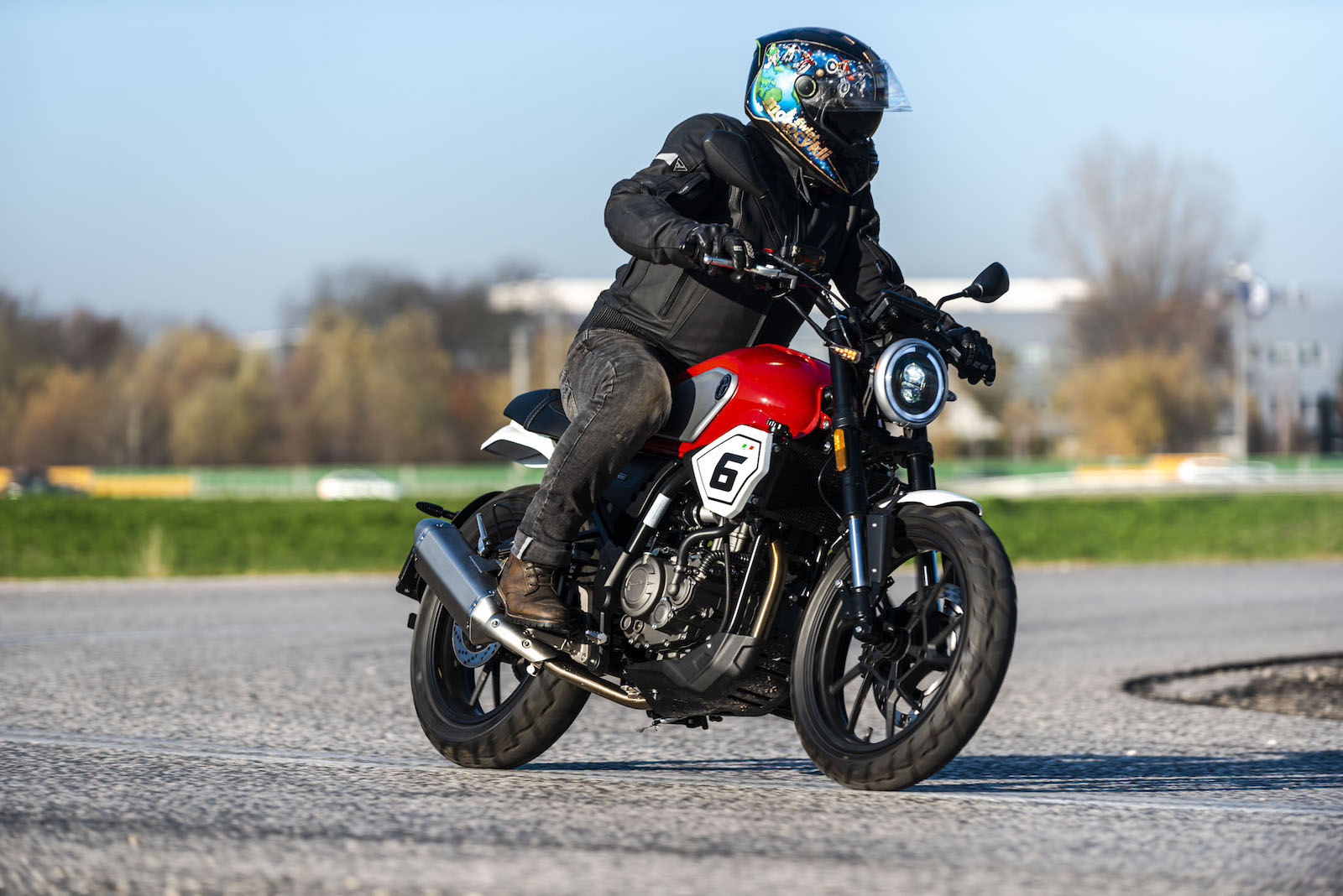 Junak SC 125. Dukatopodobny | Świat Motocykli