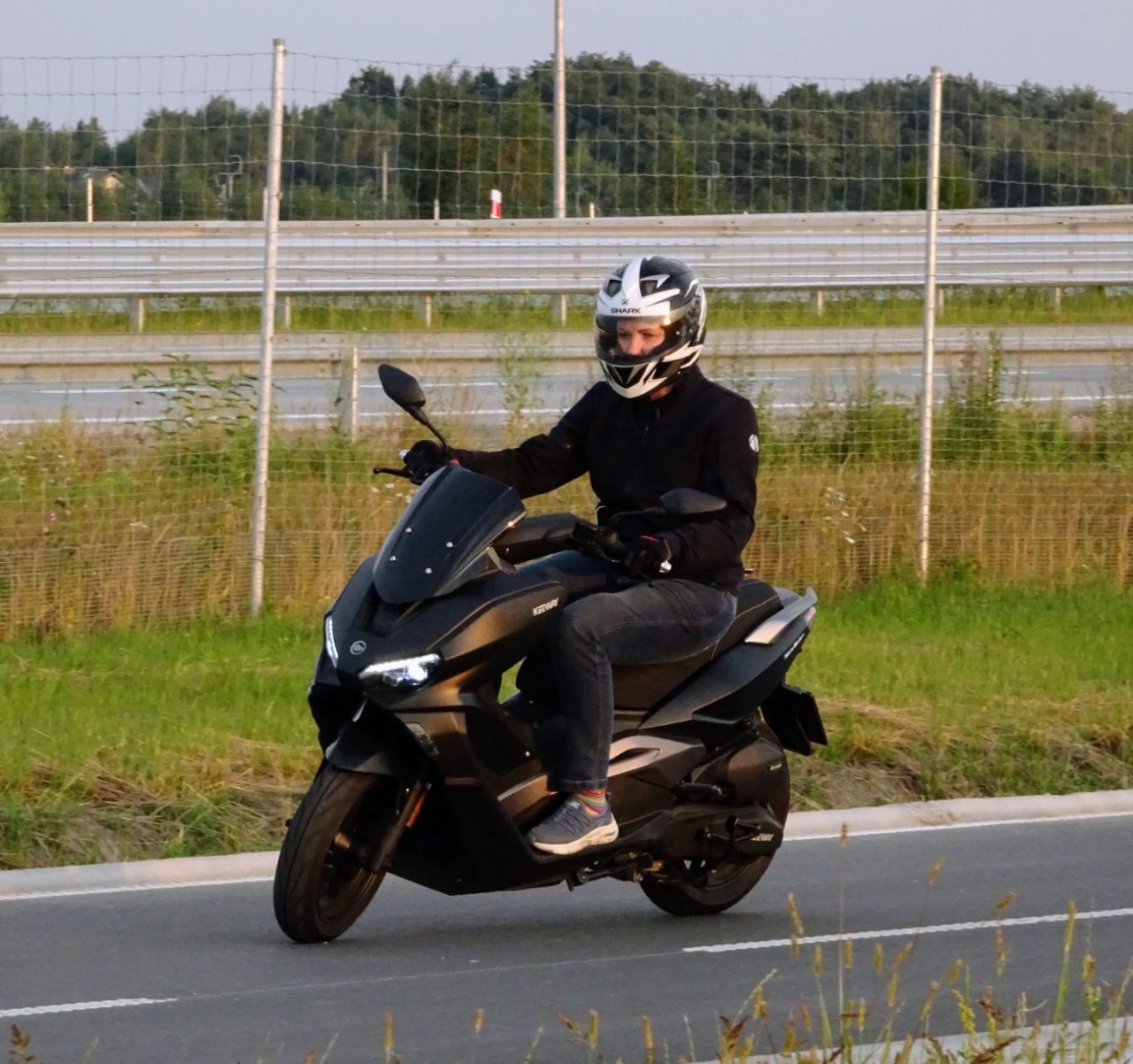 Mergând pe un scuter de 125cc. Cum să înceapă? (Ghid)