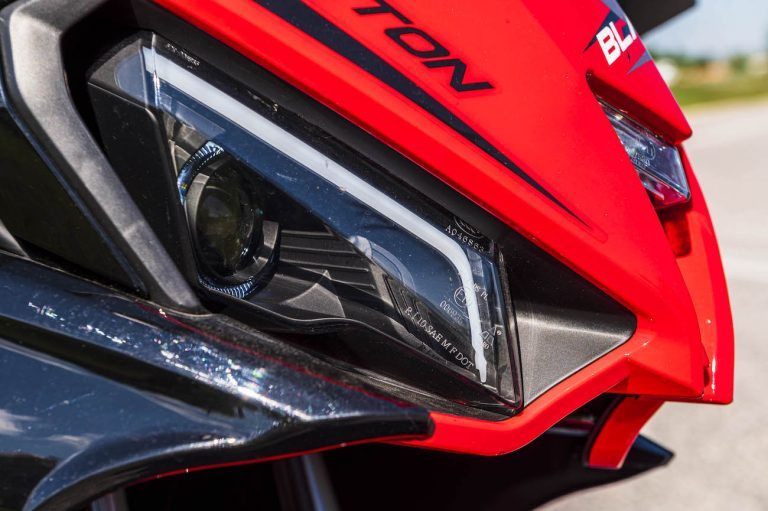 Barton Blade-R 125. Groźny! | Świat Motocykli