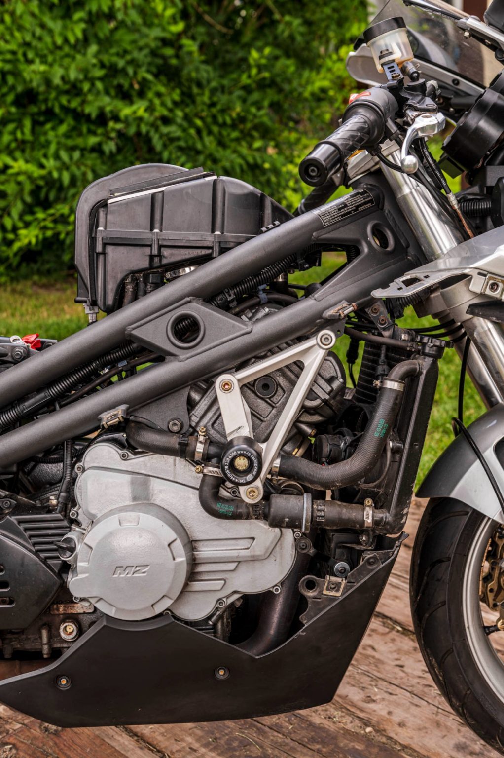 MZ 1000 S/SF. Enerdowski superbike | Świat Motocykli