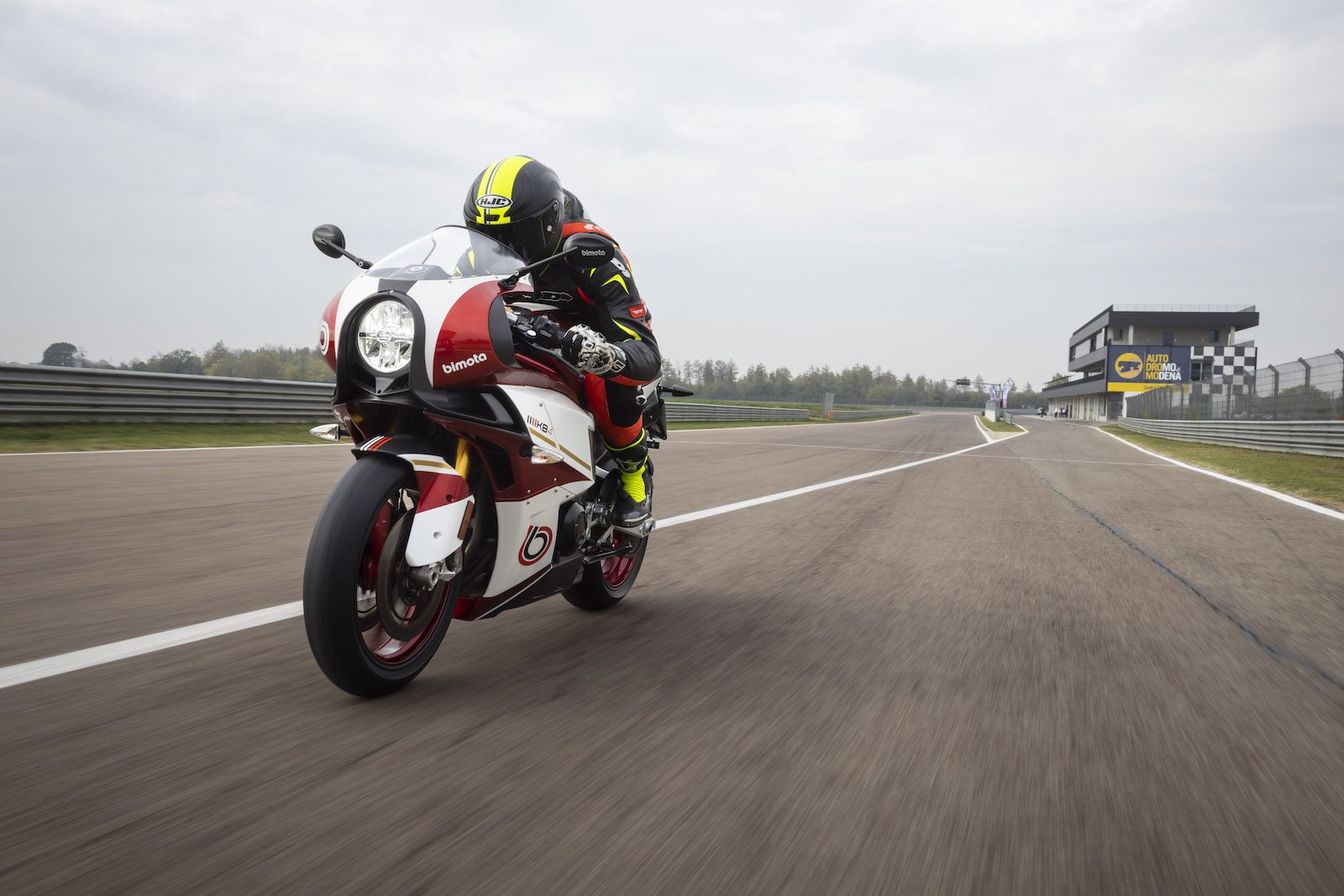 Bimota KB4. Warto patrzeć | Świat Motocykli