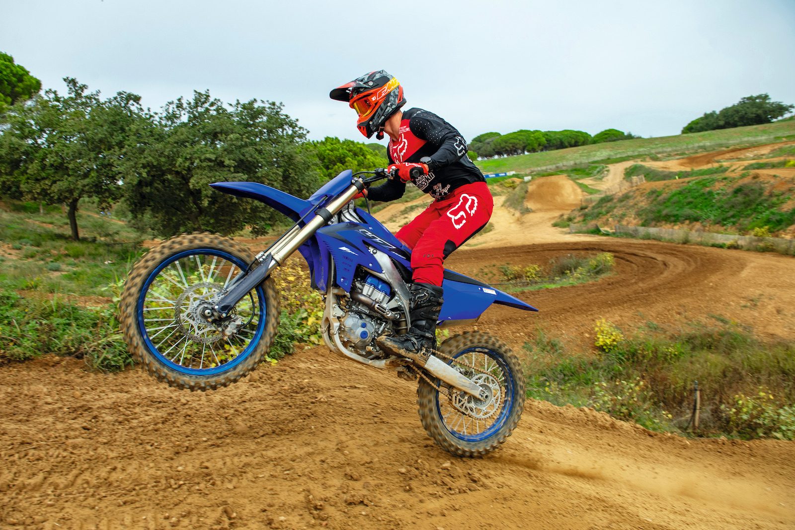 Yamaha YZ450F 2023. Trzy razy TAK! | Świat Motocykli