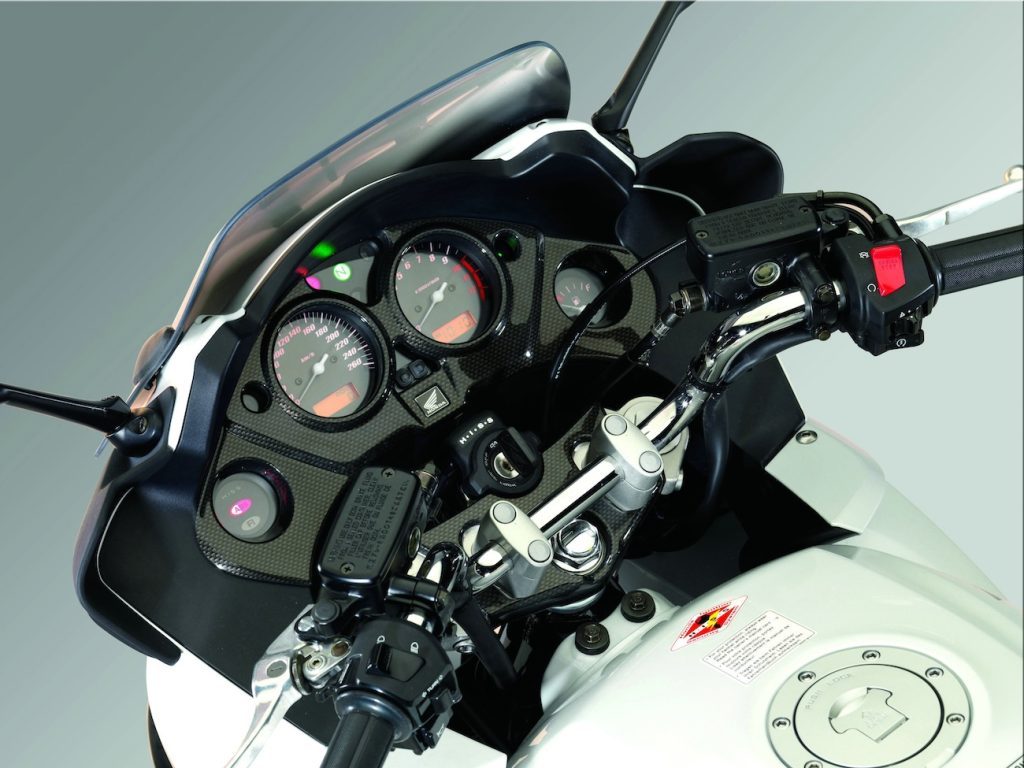 Używana Honda CBF 1000. Nie do zabicia | Świat Motocykli