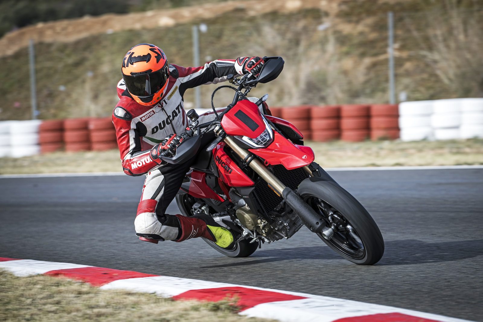 Ducati Hypermotard 698 Mono. Mały Hipek | Świat Motocykli