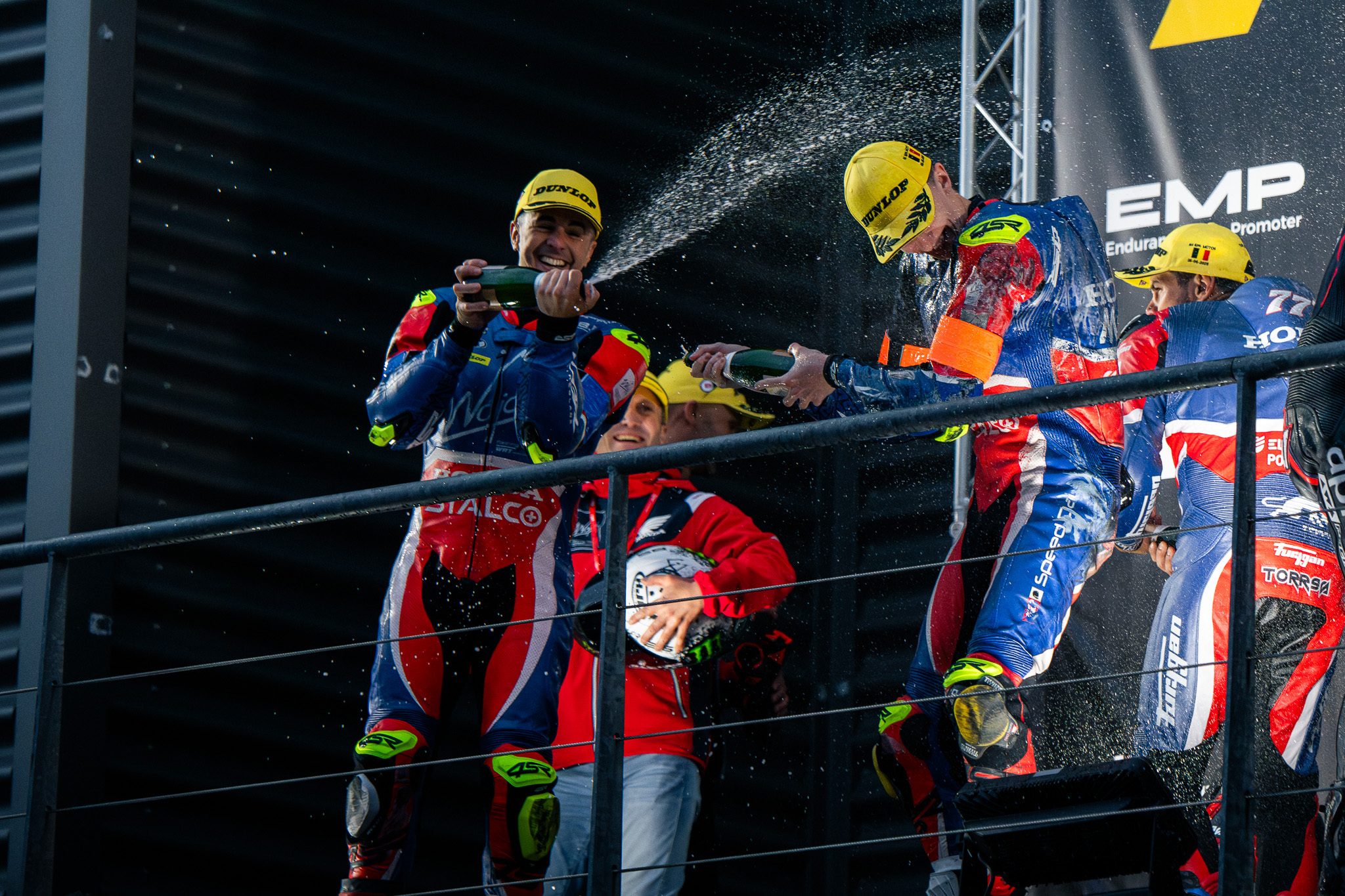 EWC: Wójcik Racing Team na podium w 8-godzinnym wyścigu na Spa ...